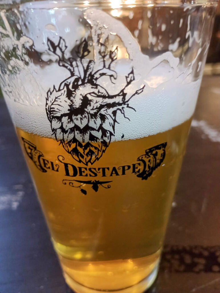 Cerveza artesanal y chilena en el Destape Bar - Guía de Santiago